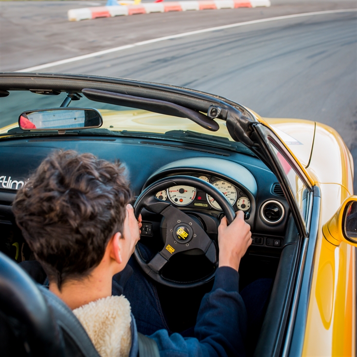 Under 17’s Motorsport Academy Drive & Licence | Find Me A Gift