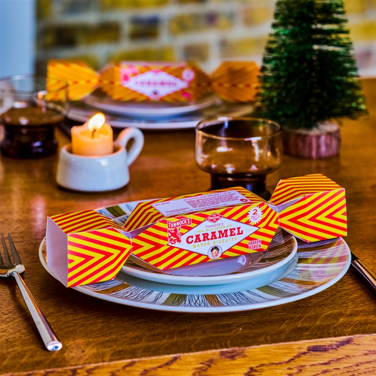 4 x Tunnock's Caramel Wafer Christmas Crackers | Find Me A Gift